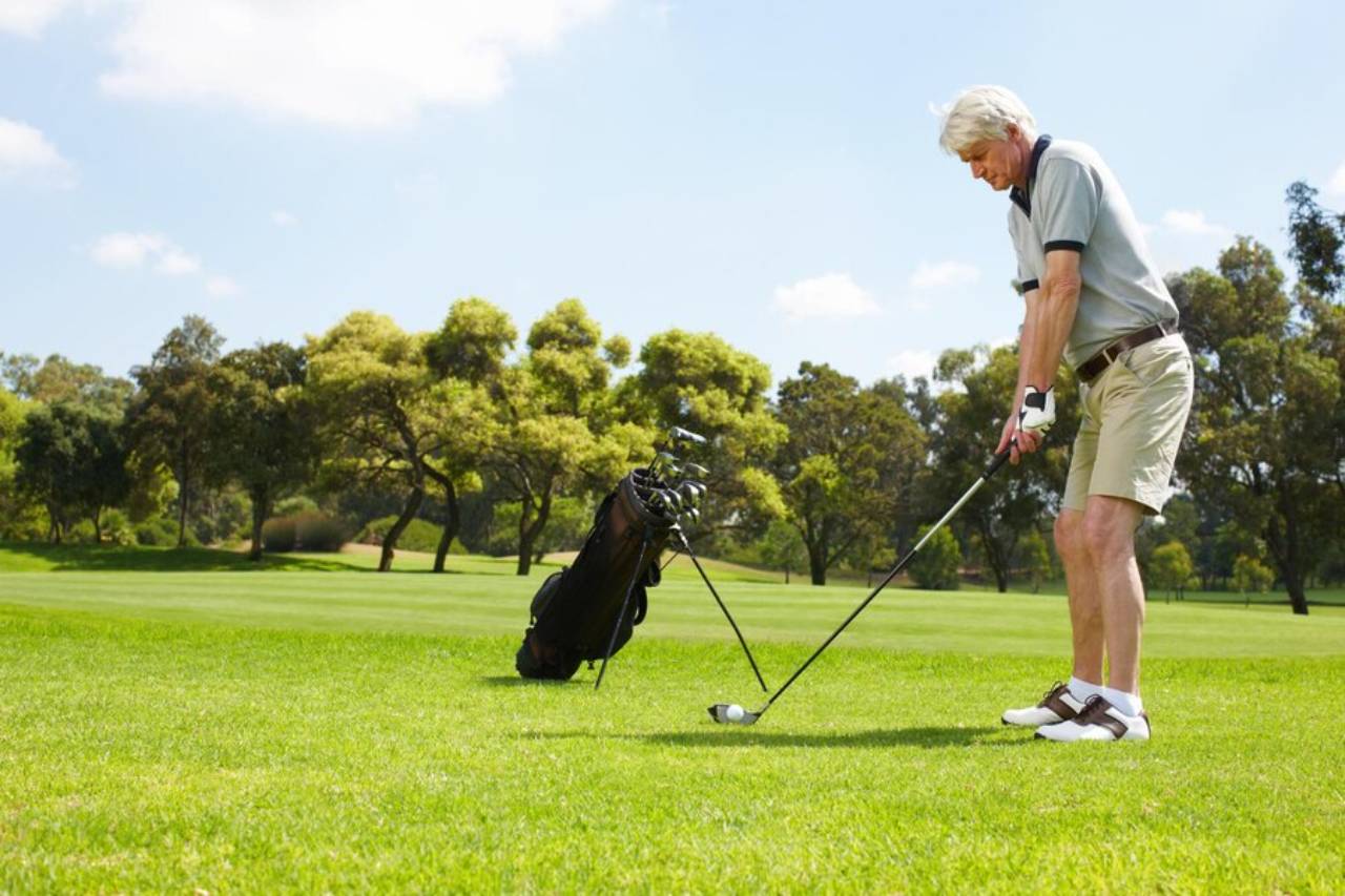 This is How Far to Stand from the Golf Ball • Honest Golfers